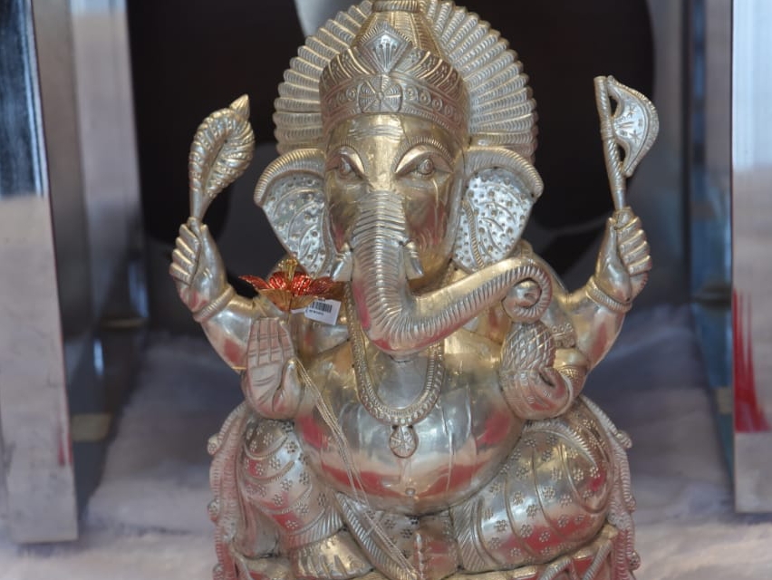 Silver Ganesha idols are preferred from 300 rupees for Durva, 1300 for ...