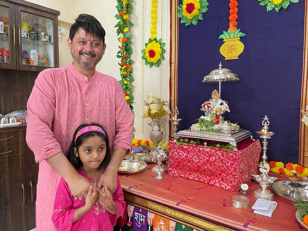 CELEBRITY BAPPA SEE HERE ON ONE CLICK SUBODH BHAVE and swapnil joshi ...