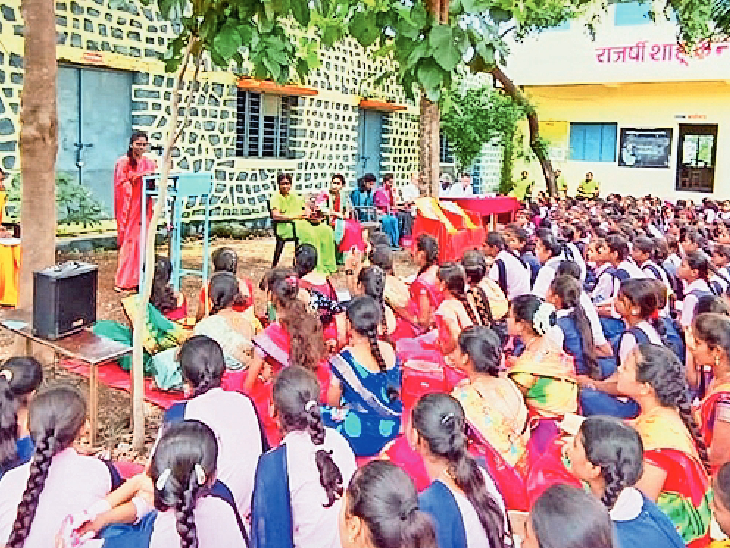 Teacher's Day was celebrated with enthusiasm in Beed city and district ...