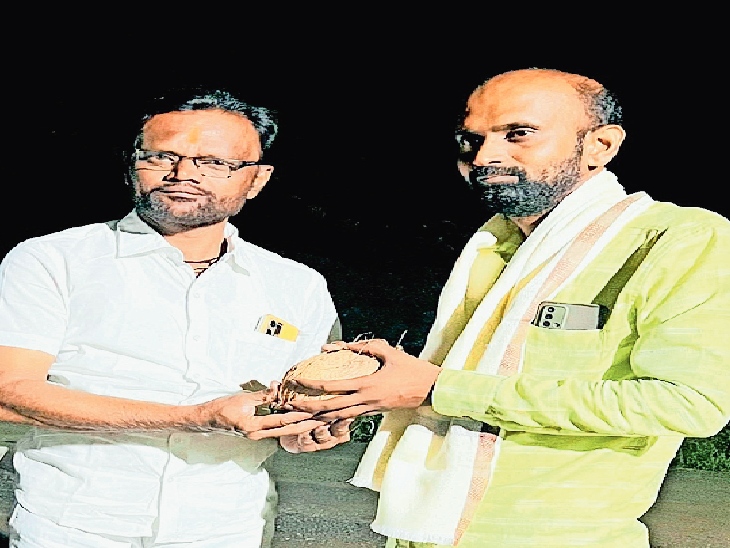 The bright future of students happens with the guidance of teachers ...