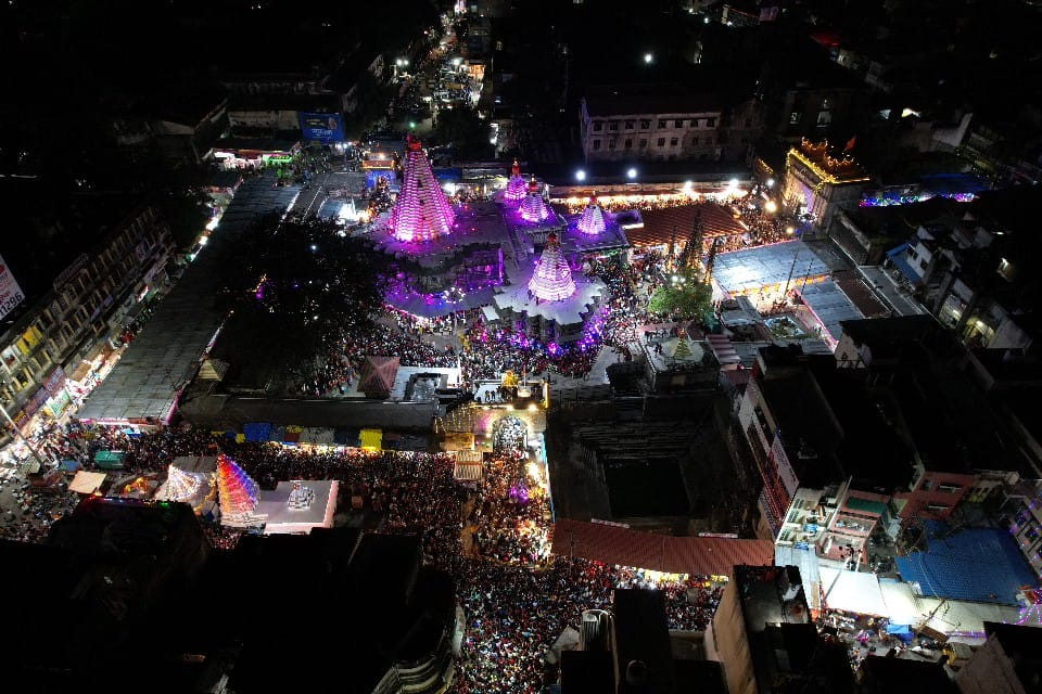 In just three days, 2.5 lakh devotees took darshan of Karveer Nivasini ...