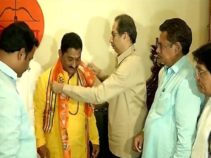 Mahant Sunil Maharaj of Pohra Devi joins Shiv Sena In Presence Of ...