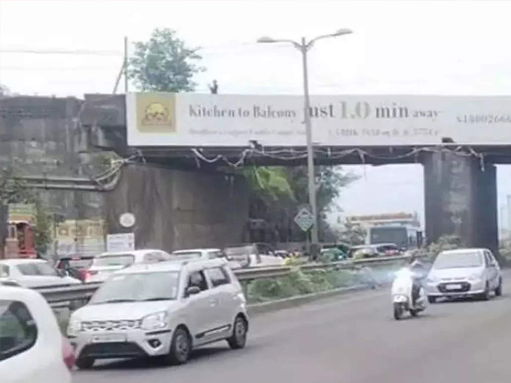 Preparations for demolishing the old bridge at Chandni Chowk are in final stages | पूल पाडण्याची ...