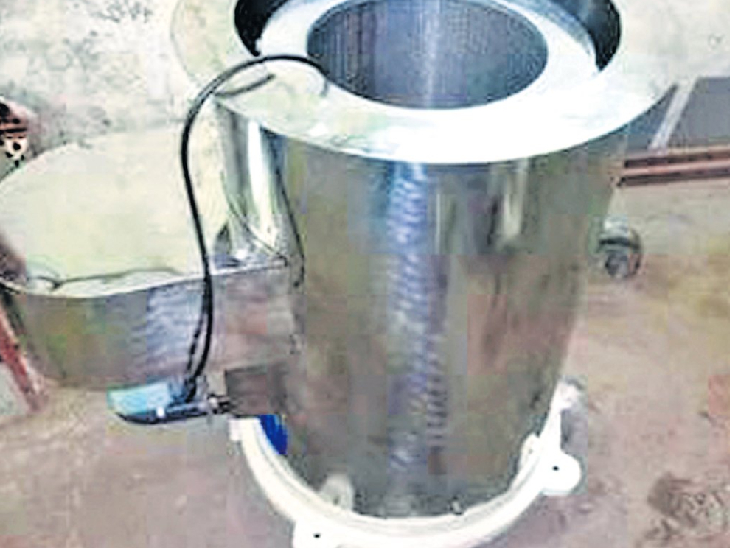 Hydro dyer machine is now used by the artisans to reduce the oil ...