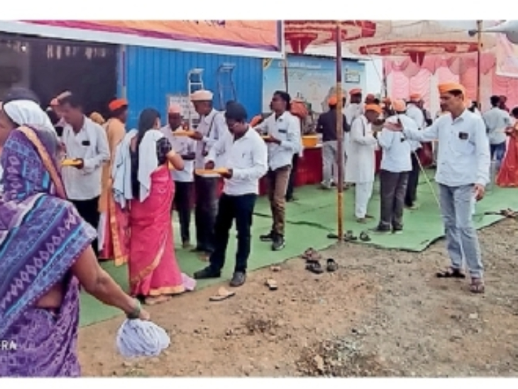 Annachhatra in Dhamangaon for Gurudev Devotees