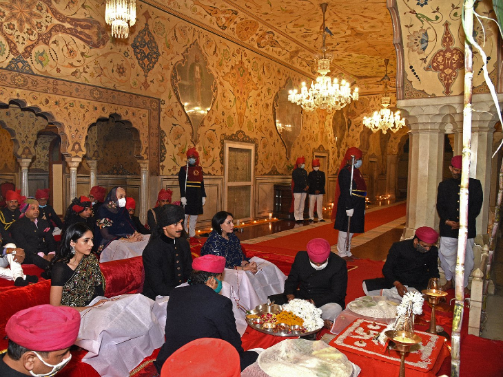 Jaipur Royal Family Of Rajasthan Celebrates Diwali, Black Dress, Bjp Mp ...