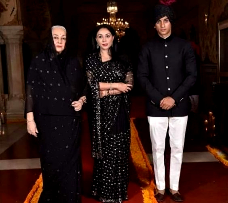 Jaipur Royal Family Of Rajasthan Celebrates Diwali, Black Dress, Bjp Mp ...