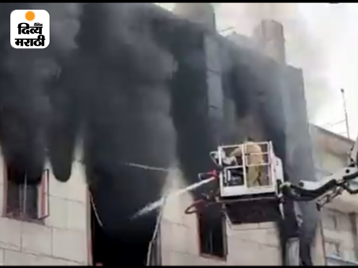 2 killed in plastic factory fire in Delhi latest update | दिल्लीच्या ...