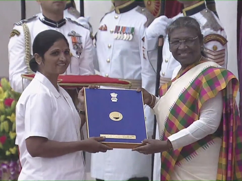 Health worker Manisha Bhausaheb Jadhav honored with National Florence ...