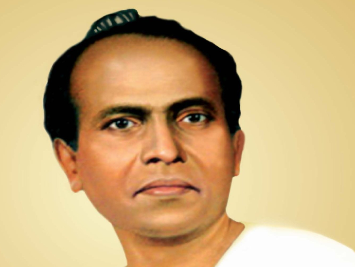 Publication of emblem of Anna Bhau Sathe Samela | marathi news | संमेलन ...