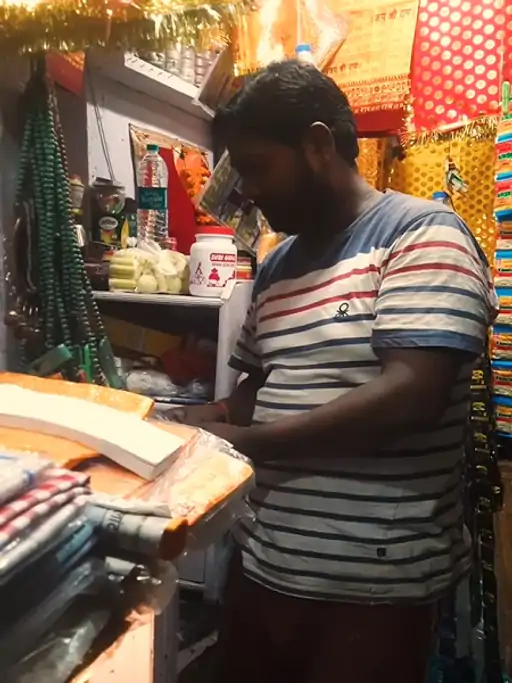 Varanasi Manikarnika Ghat Antim Sanskar Shop Owner Neeraj Pande Story ...