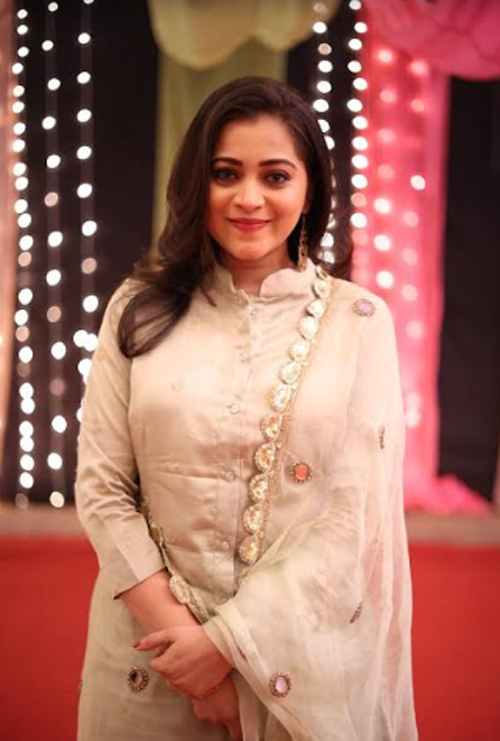 Actress Swarangi Marathe's entry in marathi serial Aai Kuthe Kai Karte ...