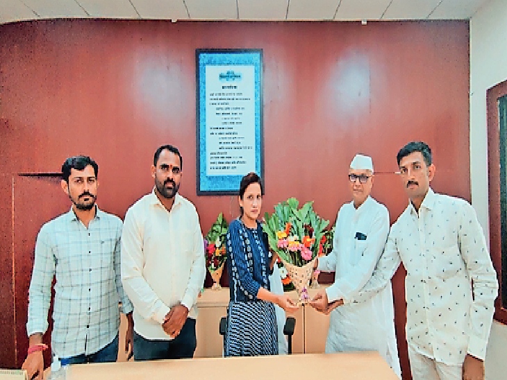 New Principal Vasudha Phad felicitated by Vanjari Seva Sangh| marathi ...