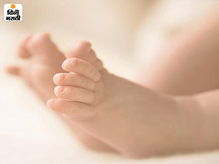 On the way to Ghati Hospital, a woman gives birth on the road, the ...