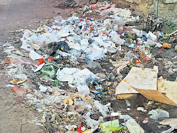 Garbage pile-up as monopolist closes bell towers in three wards for ...