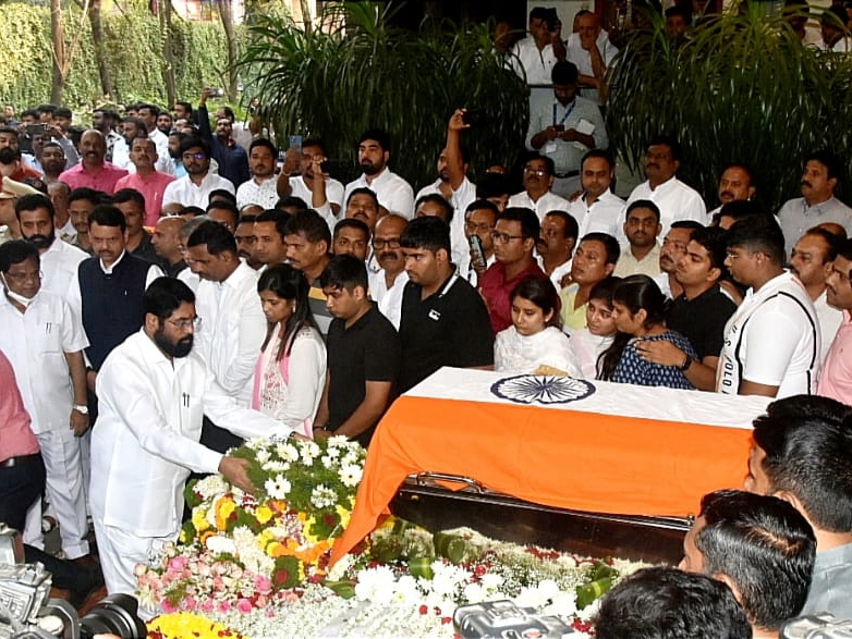 CM Eknath Shinde, DCM Devendra Fadnvs attended the funeral MLA Jagtap I ...
