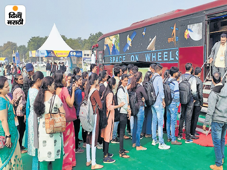 ISRO's 'Space on Wheels' popular among children | भारताची अंतराळ संशोधन ...