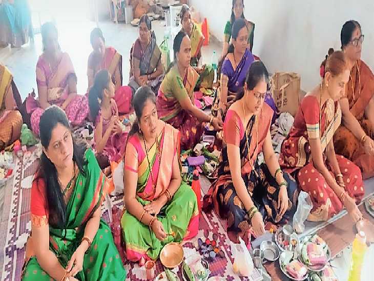 Community Bhogi Pooja on behalf of Dolas Group in spirit | उद्यापन: डोळस ग्रुपच्या वतीने ...