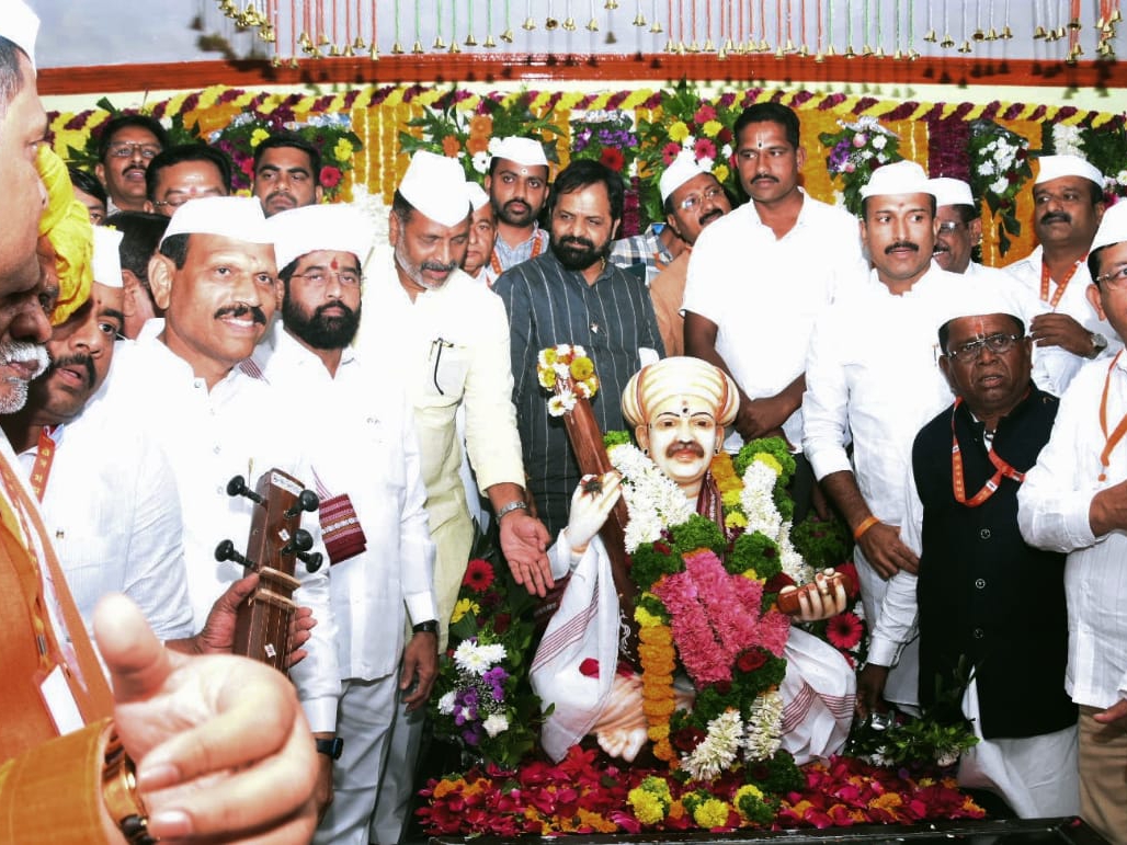 Chief Minister Eknath Shinde's visit to Sri Kshetra Bhandara Dongar, a ...