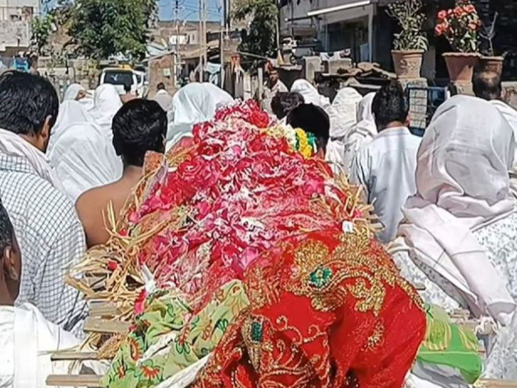 Gujarat Bride Dies Of Heart Attack; Family Replaces With Younger Sister | Bhavnagar | Gujarat ...