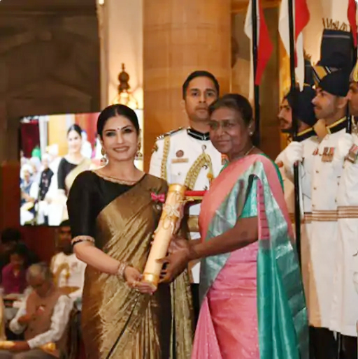 Raveena Tondon Daughter Rasha Thadani Photo video ,Mother daughter Duo ...