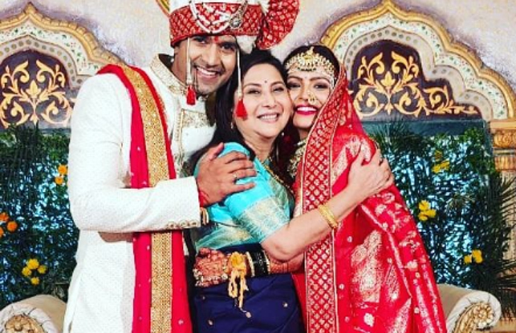 Marathi Actor Sanket Pathak Suparna Shyam Wedding Nivedita Saraf ...