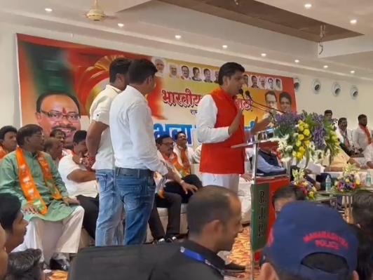 Ramtek Former MLA Mallikarjun Reddy Attacks Ashish Jaiswal and Krupal ...