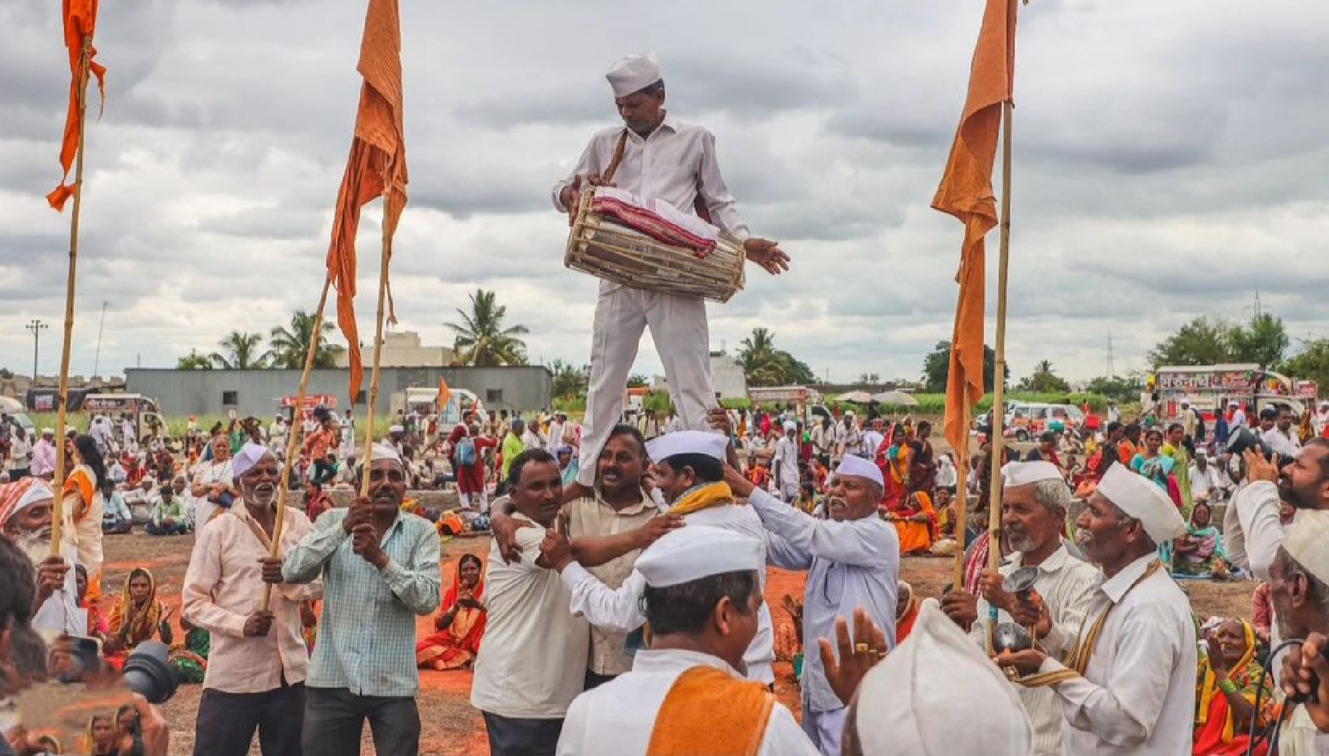 The vision of Vithuraya in the mind and the name of Panduranga in the ...