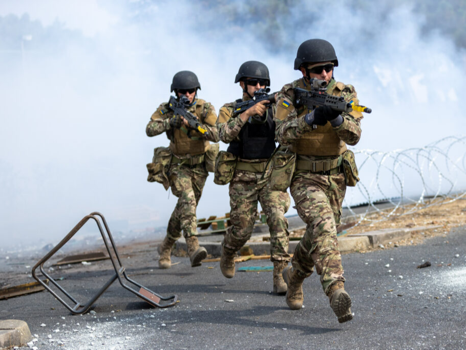 Russia Ukraine War; UK Army Trains Special Commando Brigade In Ukraine ...