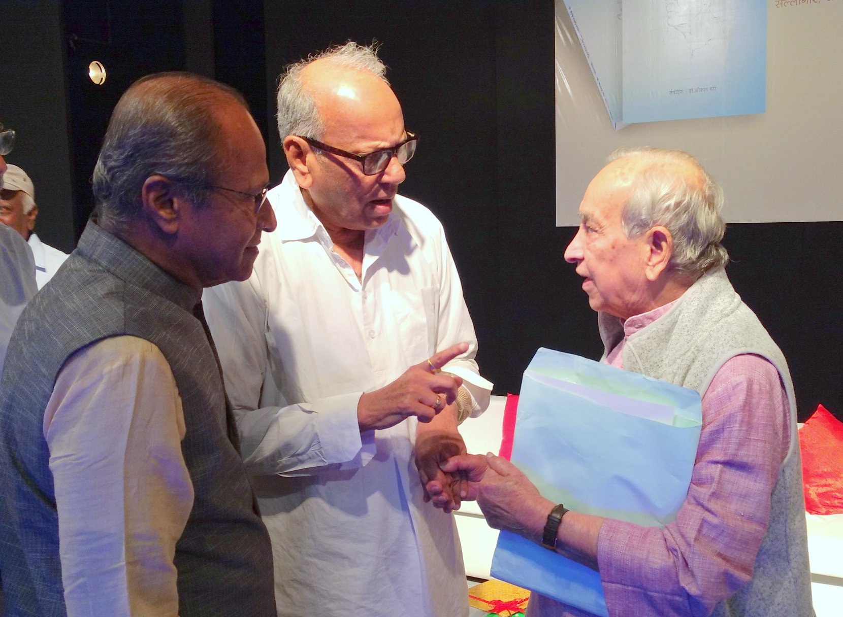 N D Mahanor Death; Veteran Marathi Poet Lyricist rokhthok | journey of ...