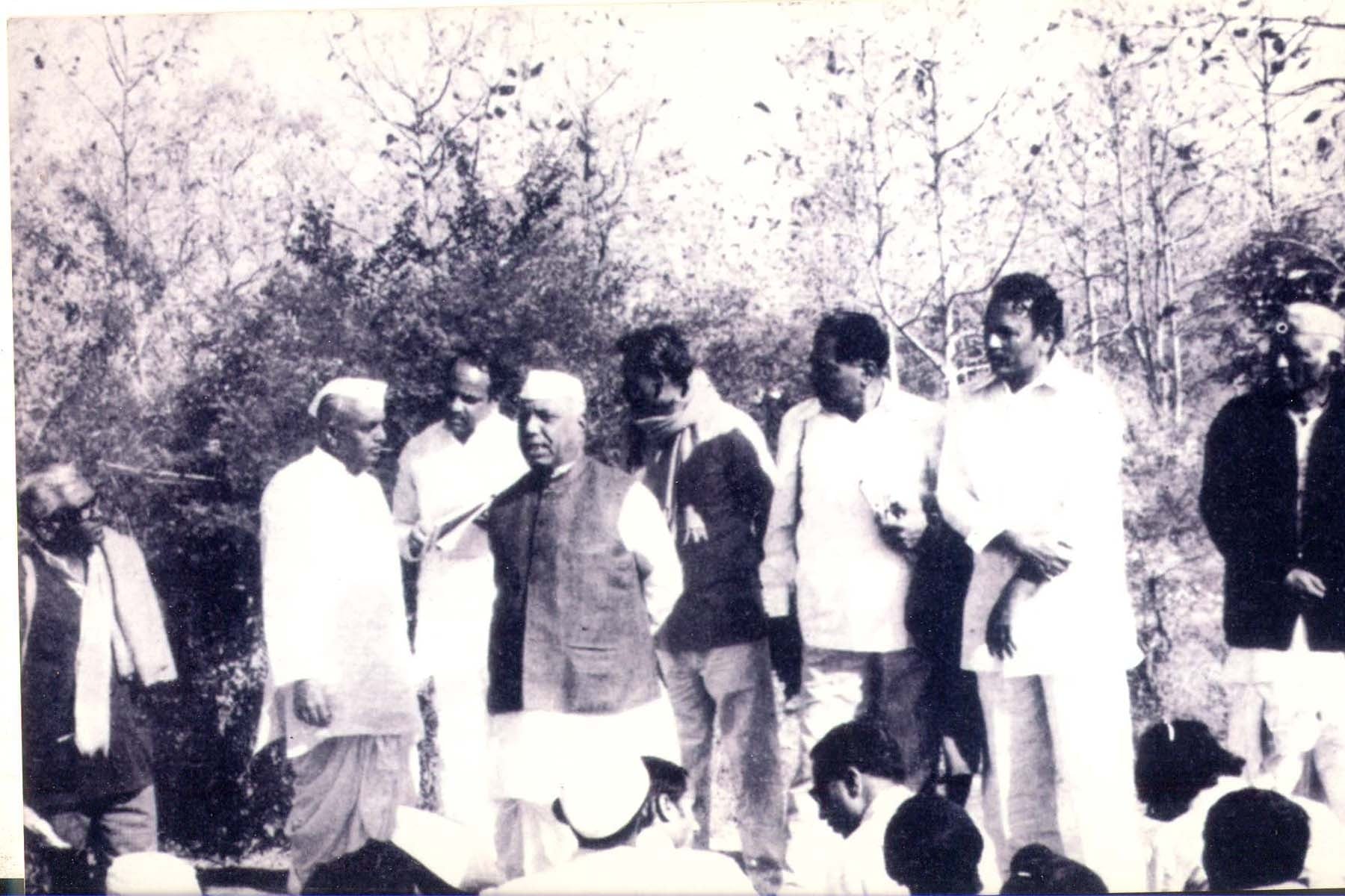 N D Mahanor Death; Veteran Marathi Poet Lyricist rokhthok | journey of ...