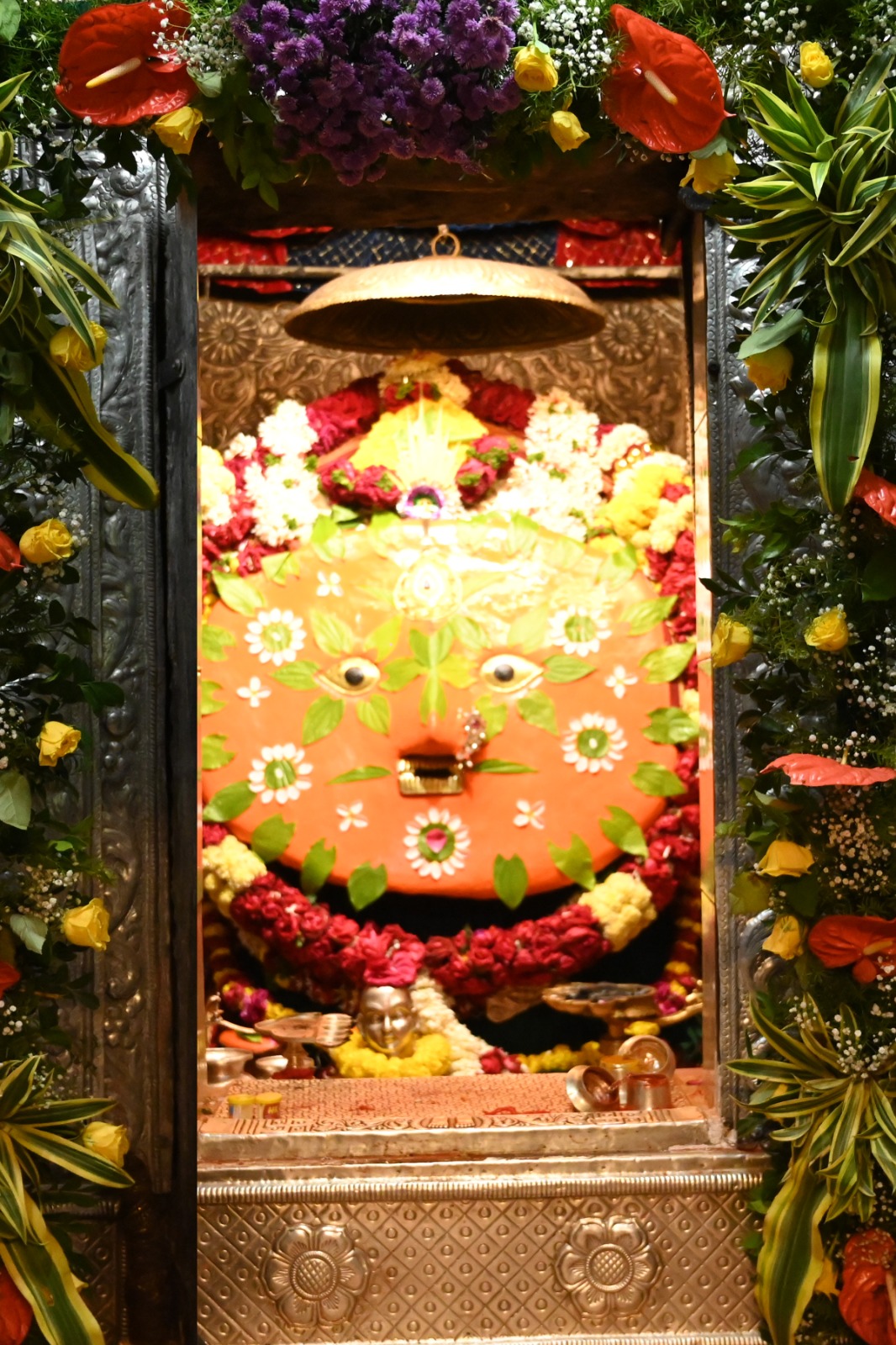 Huge crowd for darshan of Yedeshwari Devi | येडेश्वरी देवीच्या ...
