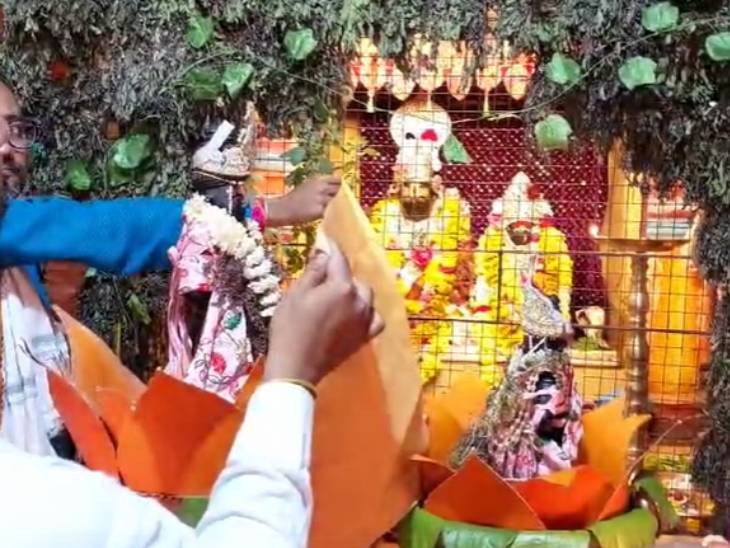 Vitthal-Rukmini marriage ceremony at Vitthal Temple in Peth of Beed ...