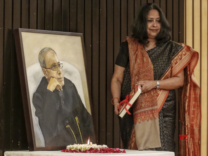 Pranab Mukherjee Daughter Book Controversy; Sharmistha Mukherjee Rajiv Gandhi | Indira Gandhi ...