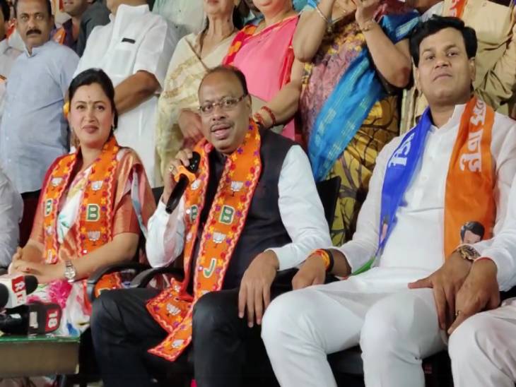 Mp Navneet Rana Joins Bjp Late Night Quits Yuva Swabhiman Party ...