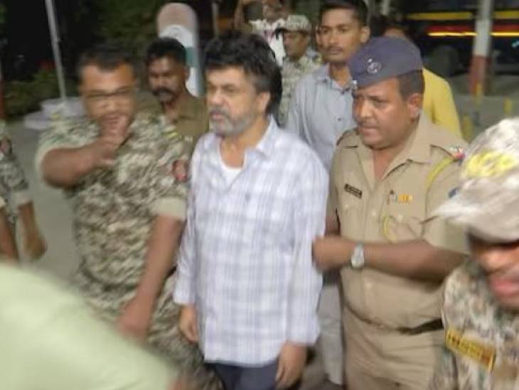 Why is Valmik Karad not in handcuffs Anjali Damania questions ...