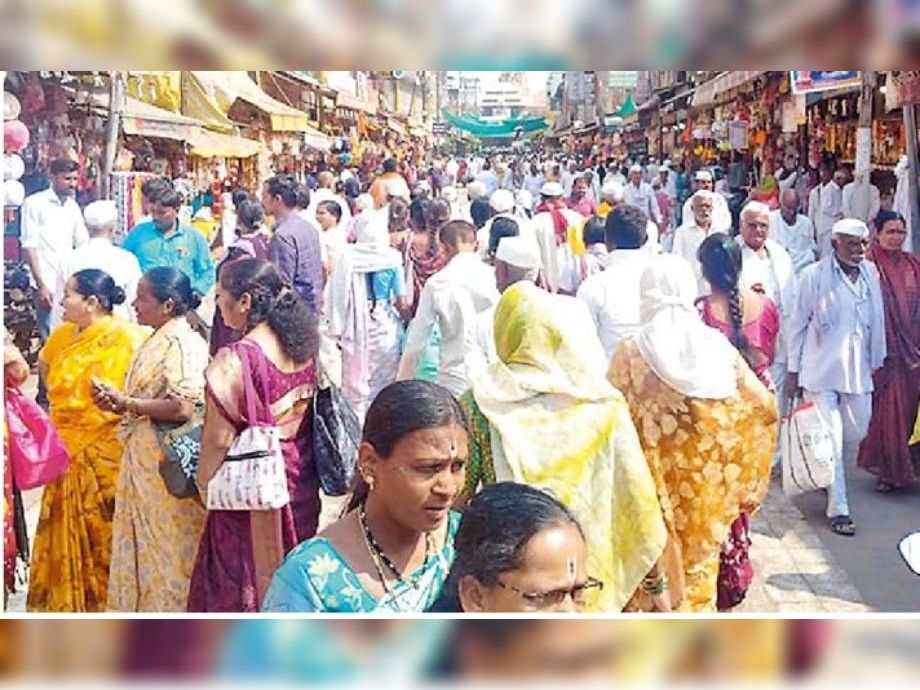 One and a half lakh devotees visit Lord Vitthal in Pandhari on Mokshada ...