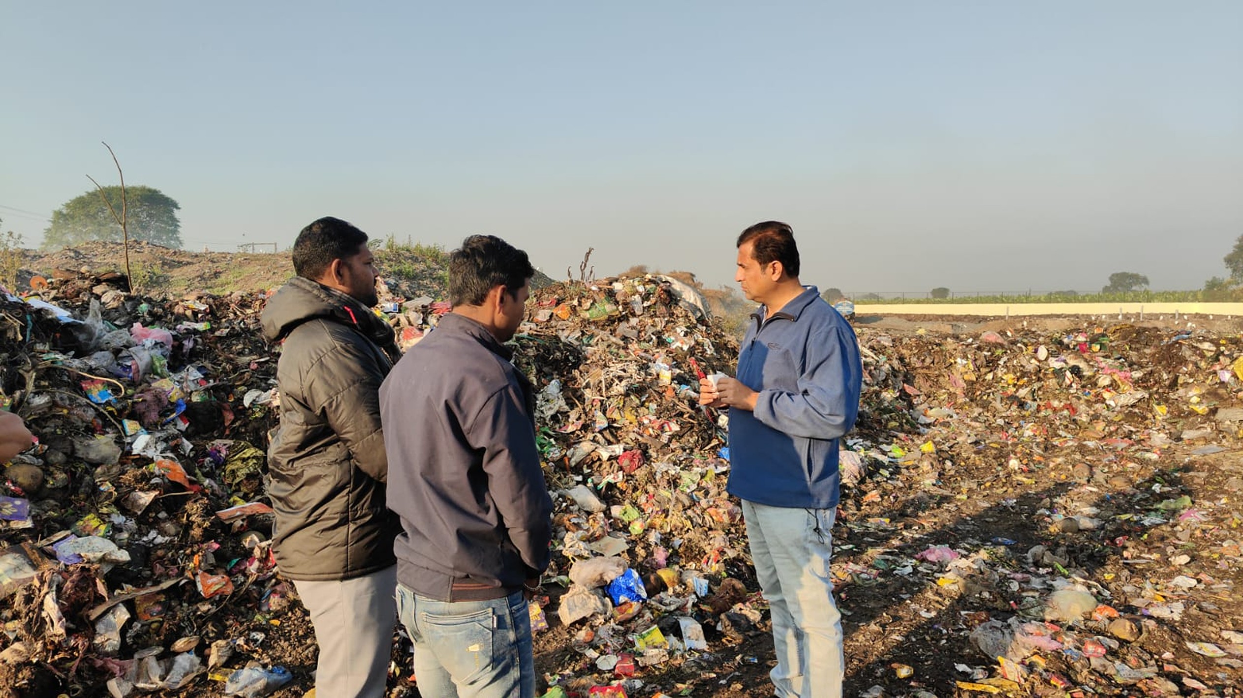 Mismanagement of collected waste in Shahadya; Mayor Patil slams ...