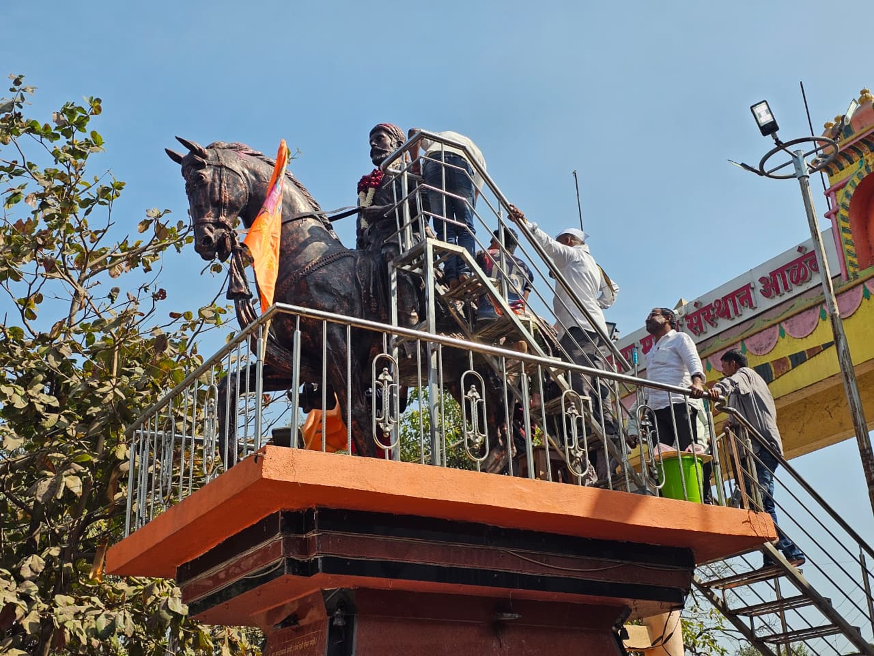 Daily cleaning of Shivaji's statue, responsibility on both, welcome to ...