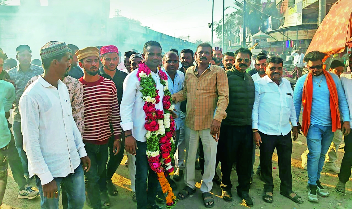 Zubair Qureshi elected as Vice-Chairman of Umarkhed Municipality ...