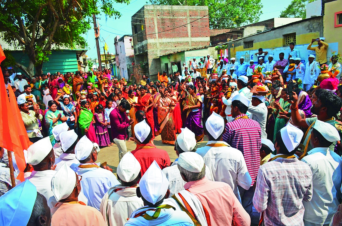 Installation of the idol of Saint Savata Mali in Gadhe Pimpalgaon ...
