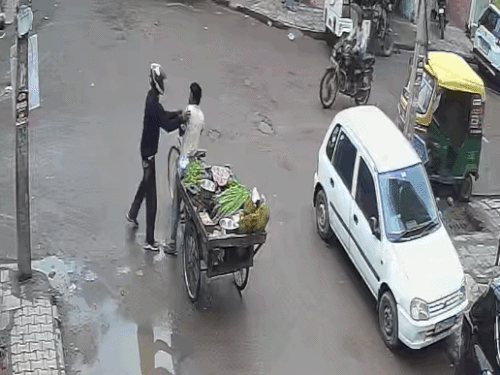 Chandigarh Chain Snatching | Helmet Accused Caught on CCTV