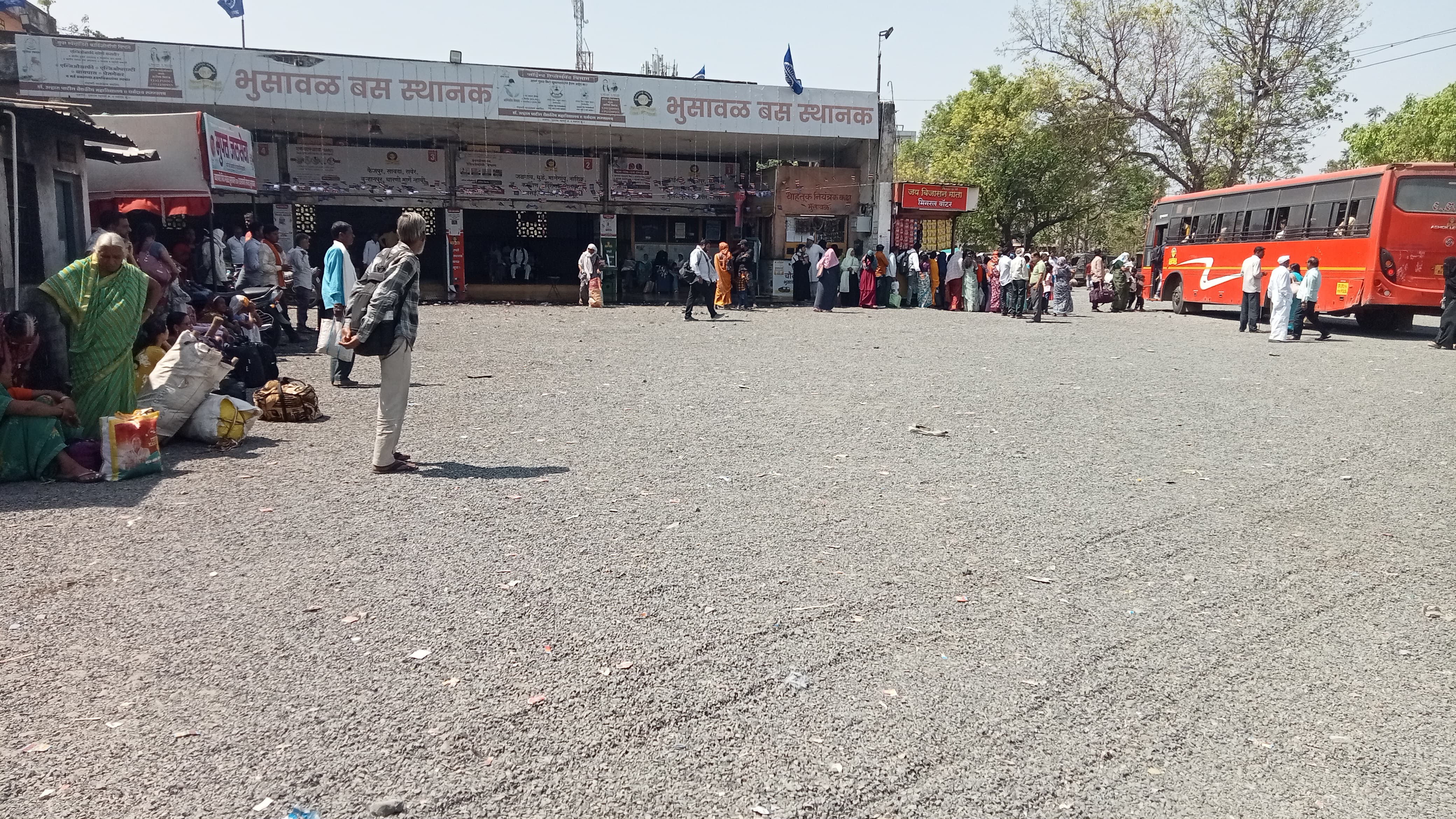 Asphalting at the bus stand has been delayed, work is incomplete even ...