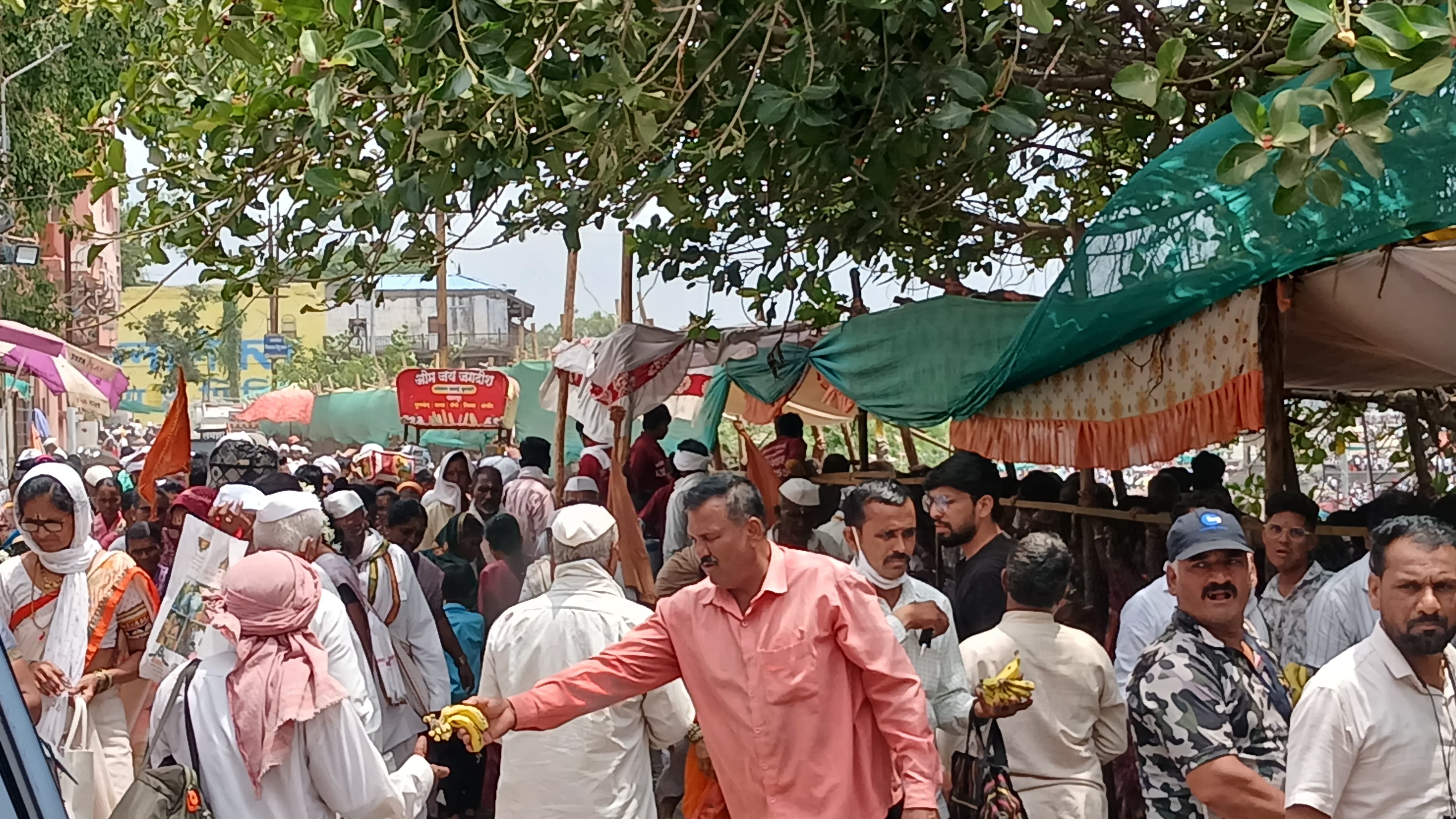 4 lakh devotees on Kamala Ekadashi in Pandhari, unprecedented ...