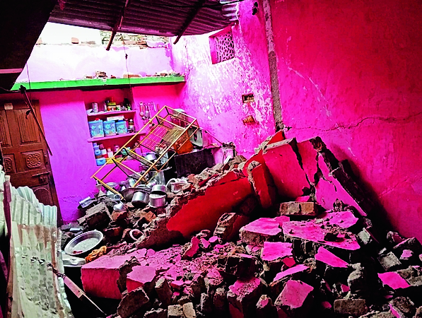 Hailstorm, stormy rains cause damage to Morshi, rice fields, house wall ...