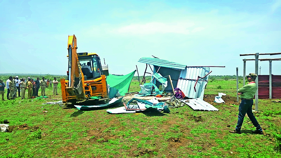 Encroachment on government land, land grab, Ahmedpur Tehsil Office ...