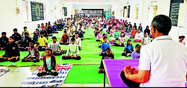 Free yoga lessons in Lasalgaon for 12 years, 'Ambika Yoga Kutir ...