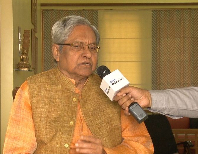 Writer Gunvant shah Exclusive intertwine on divyabhaskar website ...