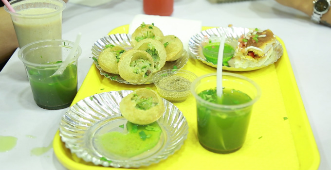 Video of amdawadi famous panipuriwala