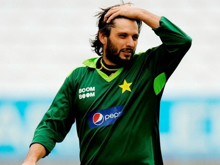 Afridi reveals his real age in his autobiography Game Changer, was born ...